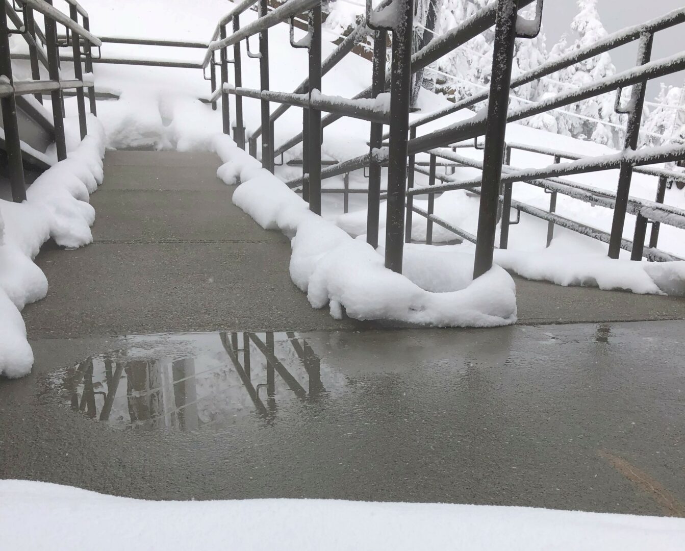 How do heated sidewalks and walkways work? | Warmupedia